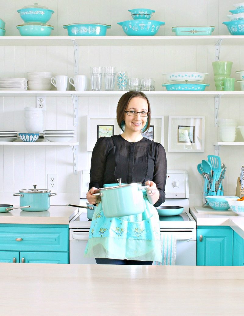 How to Clean Black Marks + Baked on Grease from Vintage Pyrex | Dans le ...