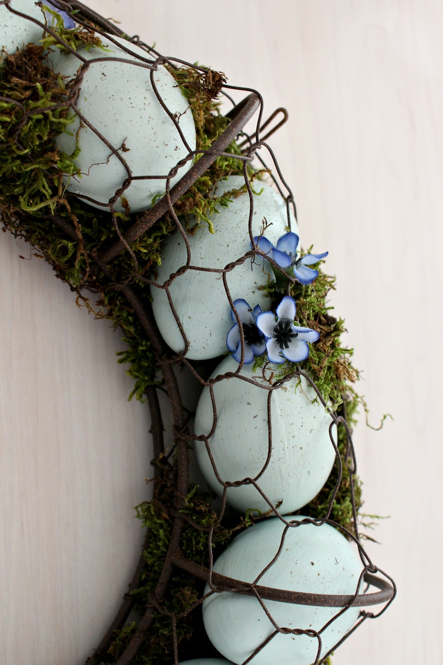 DIY Egg Wreath Idea for Spring | Dans le Lakehouse
