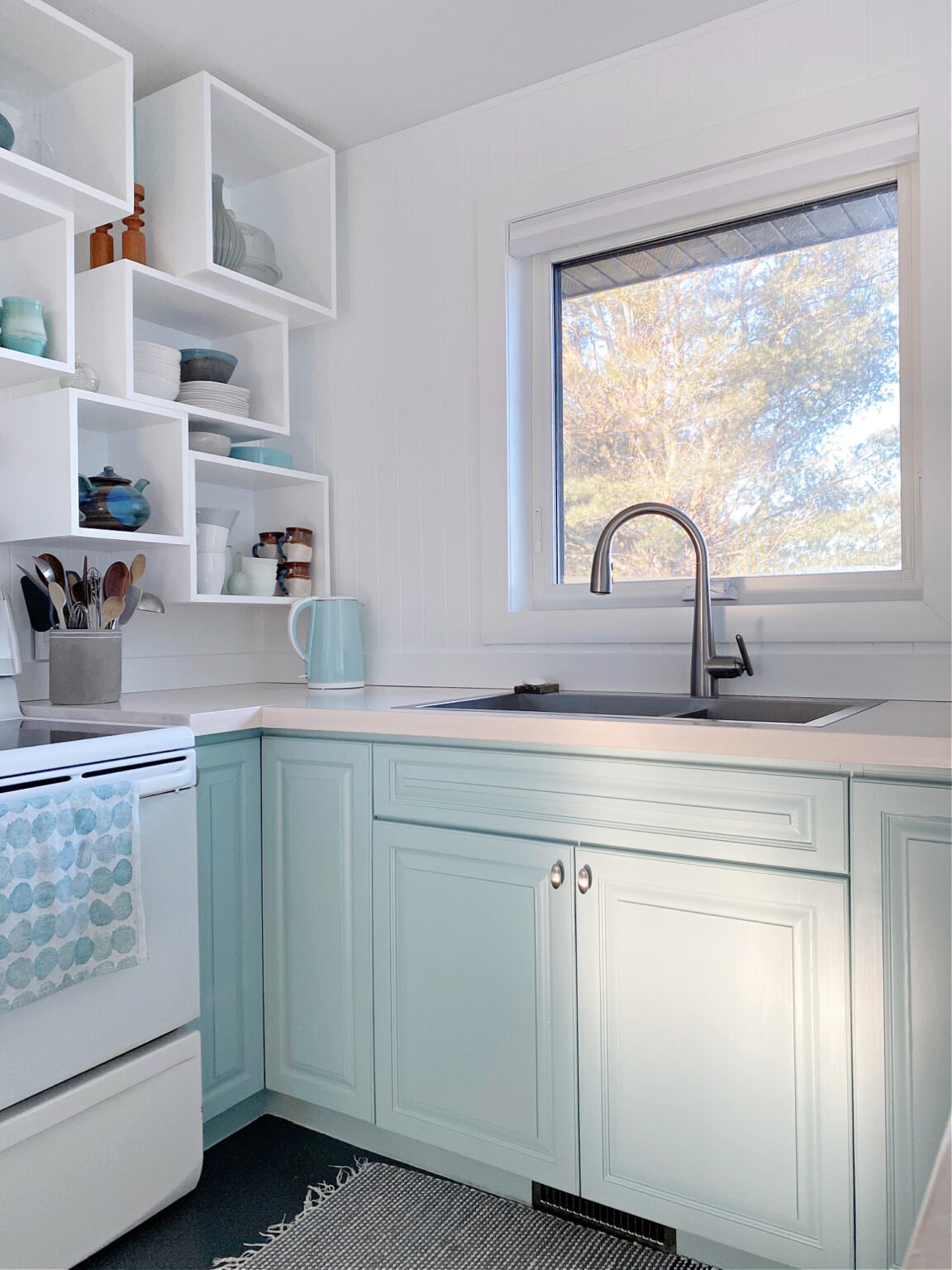 How to Paint Cabinets: Sherwin Williams Emerald Urethane Enamel | Dans ...