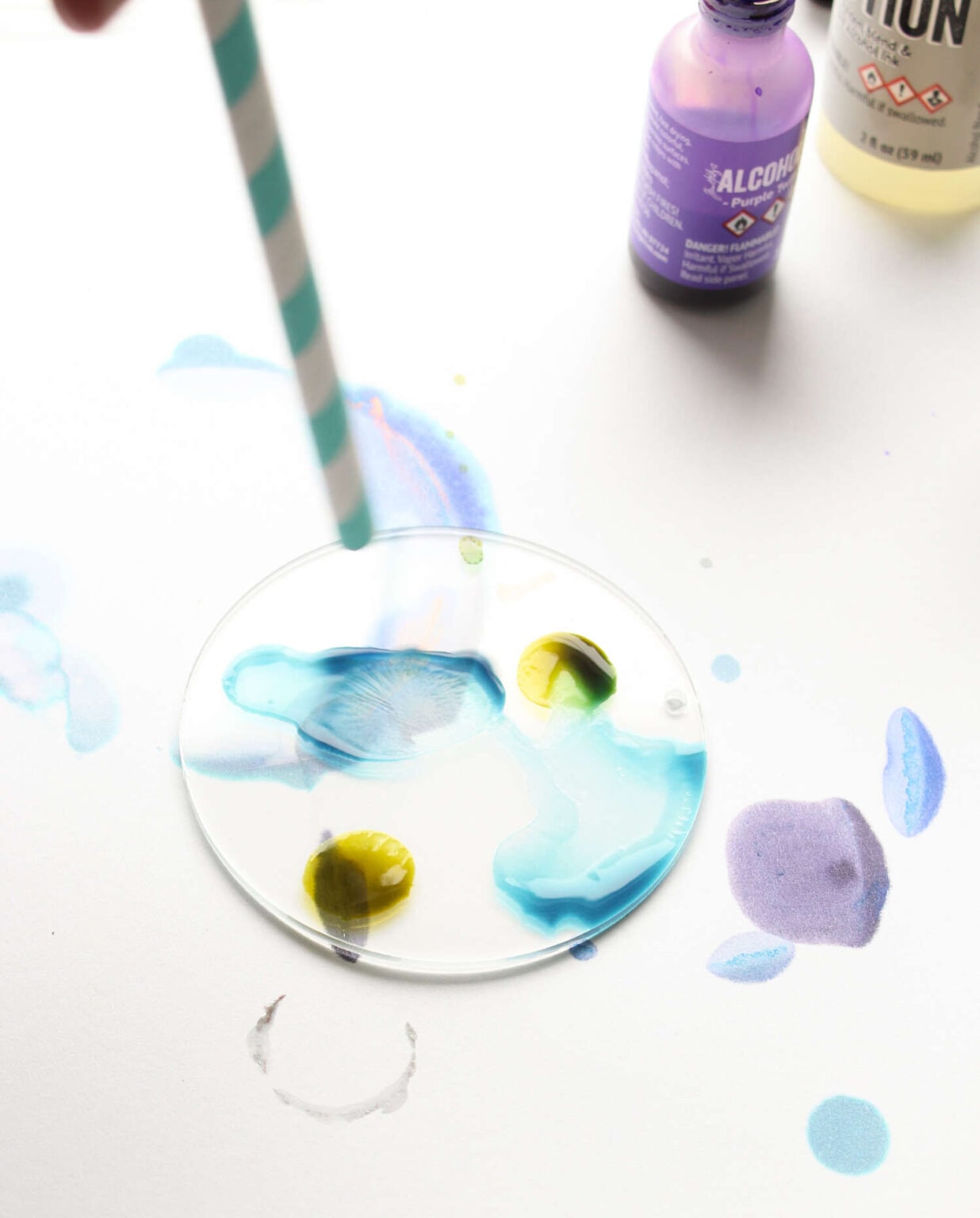 DIY Cricut Acrylic Disc Garland for Halloween | Dans le Lakehouse