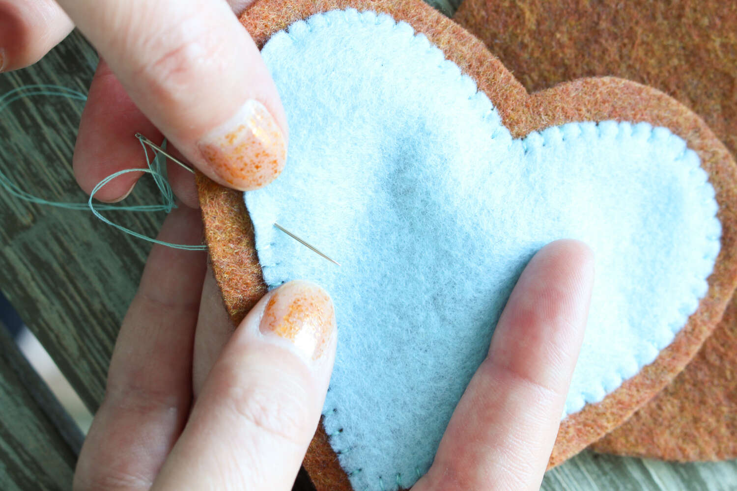 DIY Felt Cookie Ornaments (with Patterns + Video) | Dans le Lakehouse